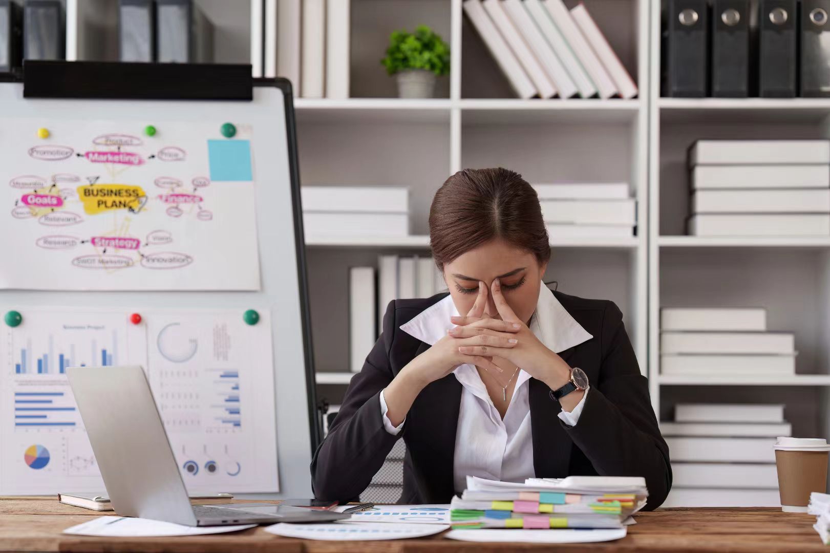 15 Smart Tips for Grading Essays Faster & Top 10 Tools to Use